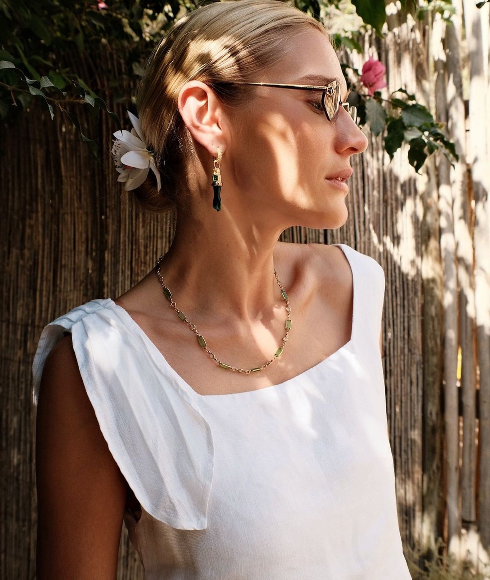 Celina Locks esbanja beleza em Ibiza