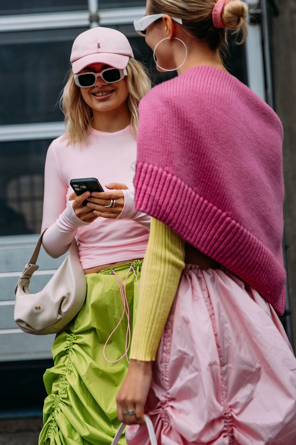 Confira o melhor do street style da semana de moda de verão 2024 de ...