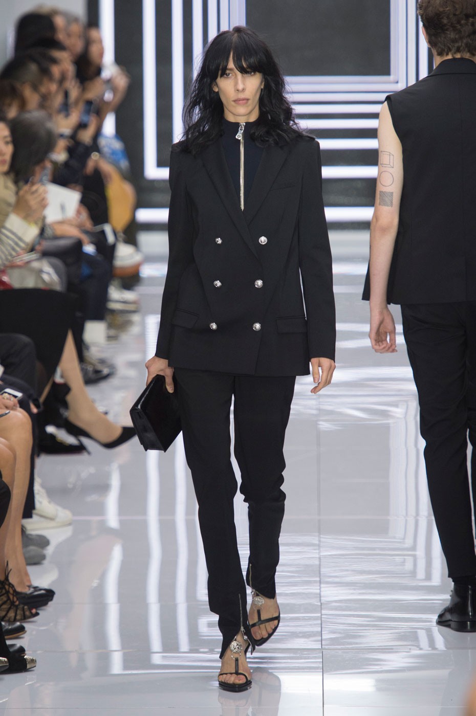 Versus Versace faz seu début em Londres