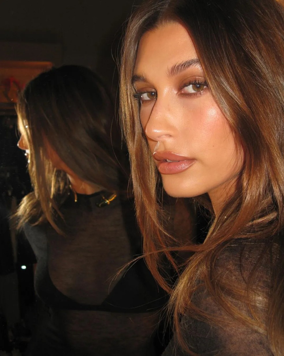 A pele glow de Hailey Bieber é perfeita para o verão, e aqui estão 12 ...