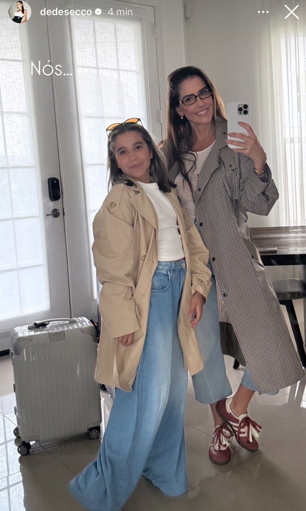 Deborah Secco combina look com a filha, Maria Flor