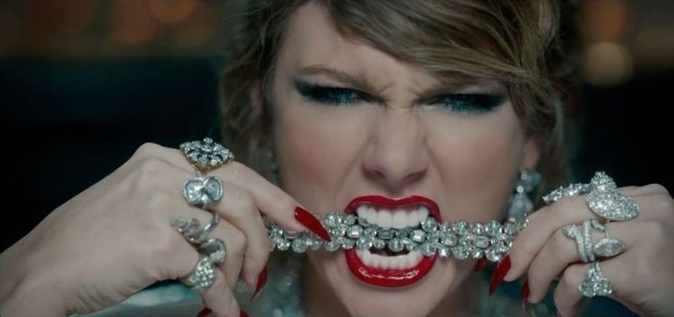 Taylor Swift voltou! Cantora lança single 'Look What You Made Me Do'