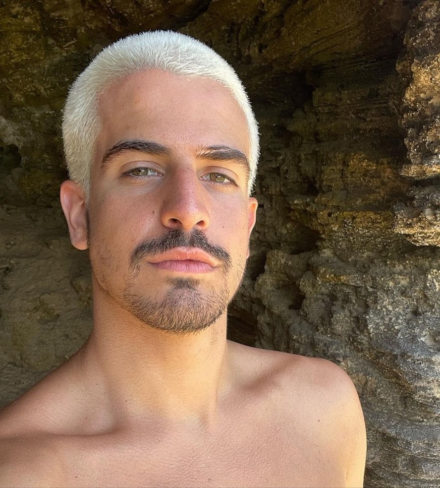 Enzo Celulari exibe novos registros de viagem a Fernando de Noronha