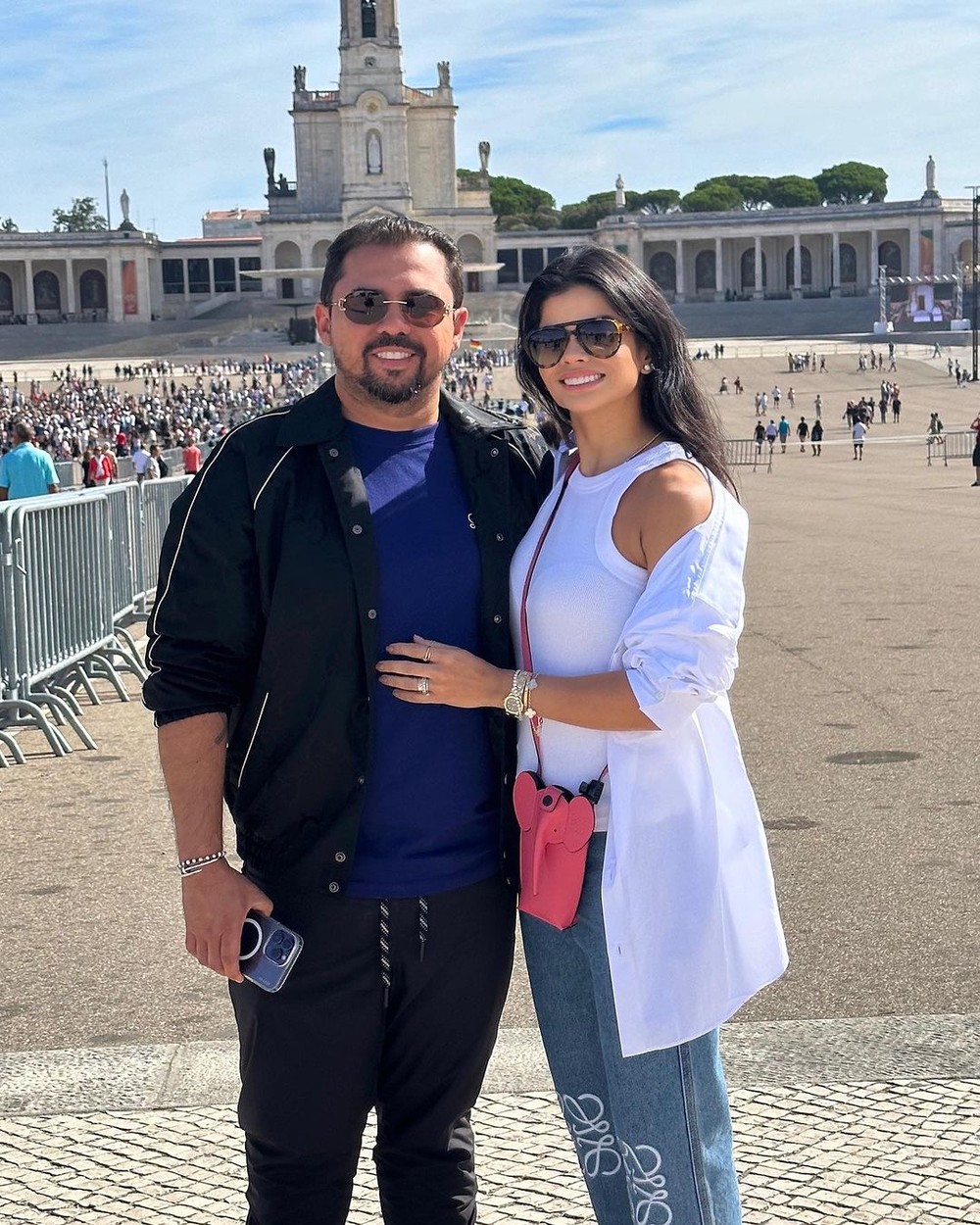 Isabele Temoteo abre álbum das férias em Portugal com Xand Avião