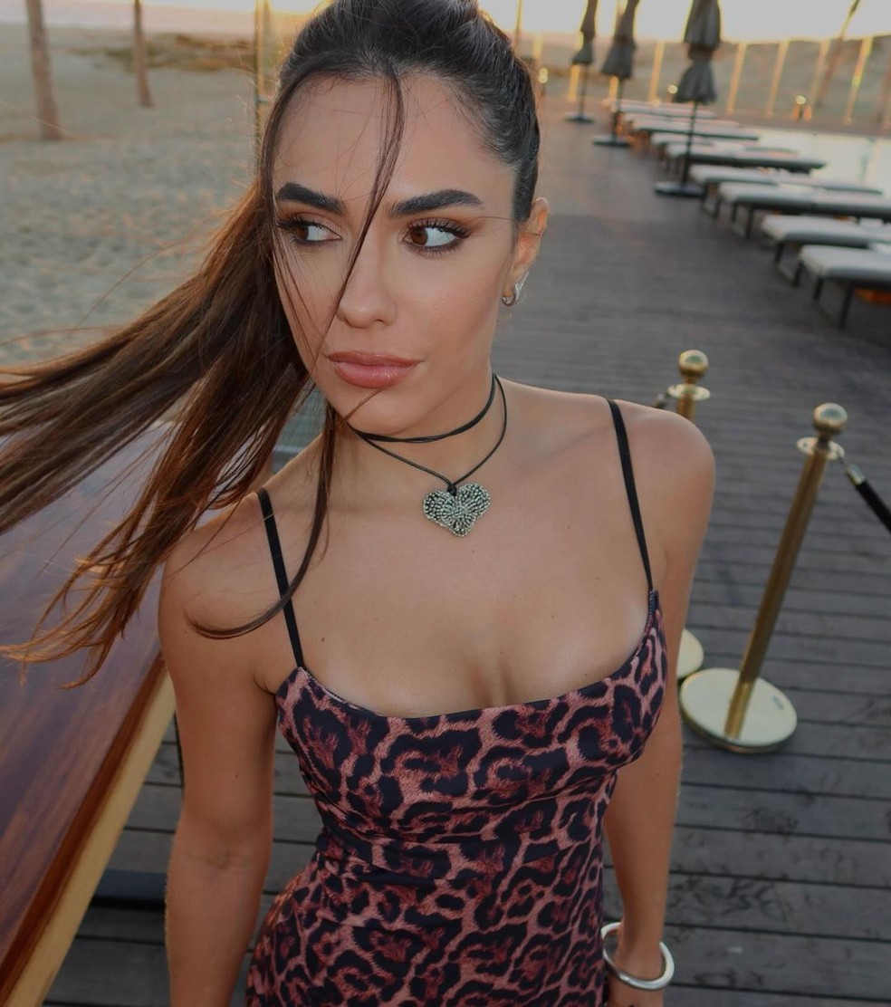 Fãs apontam Luan ao fundo de foto de Jade no México; cantor curtiu foto da ex-noiva