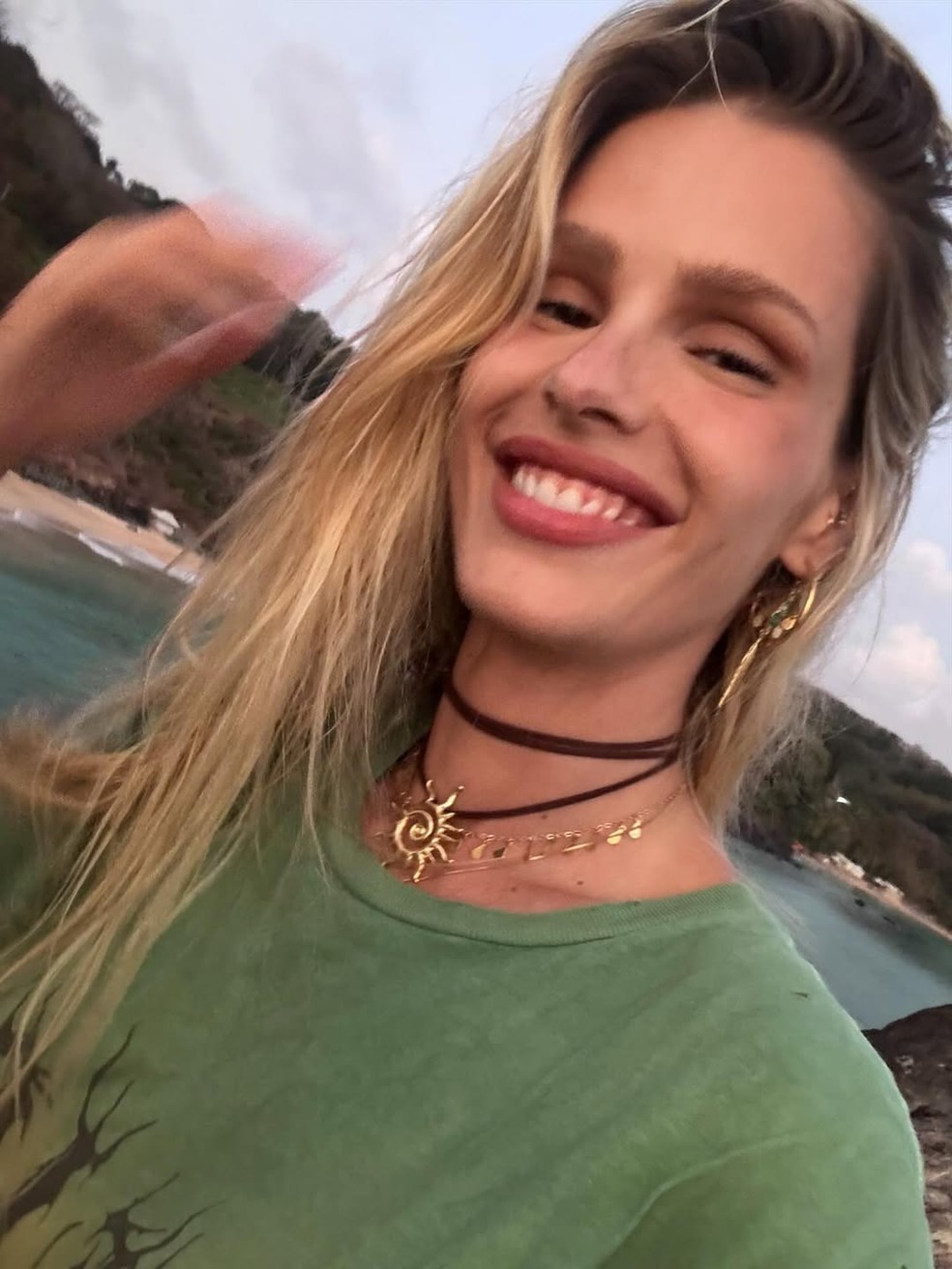 Yasmin Brunet exibe novo registro de suas férias em Fernando de Noronha