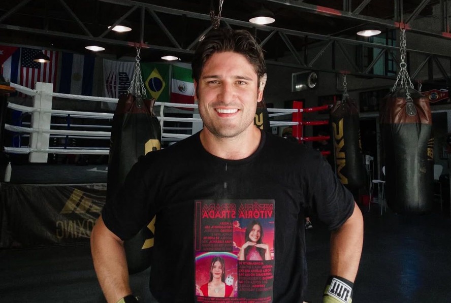 Daniel Rocha faz campanha para Vitória Strada permanecer no 'BBB 25'