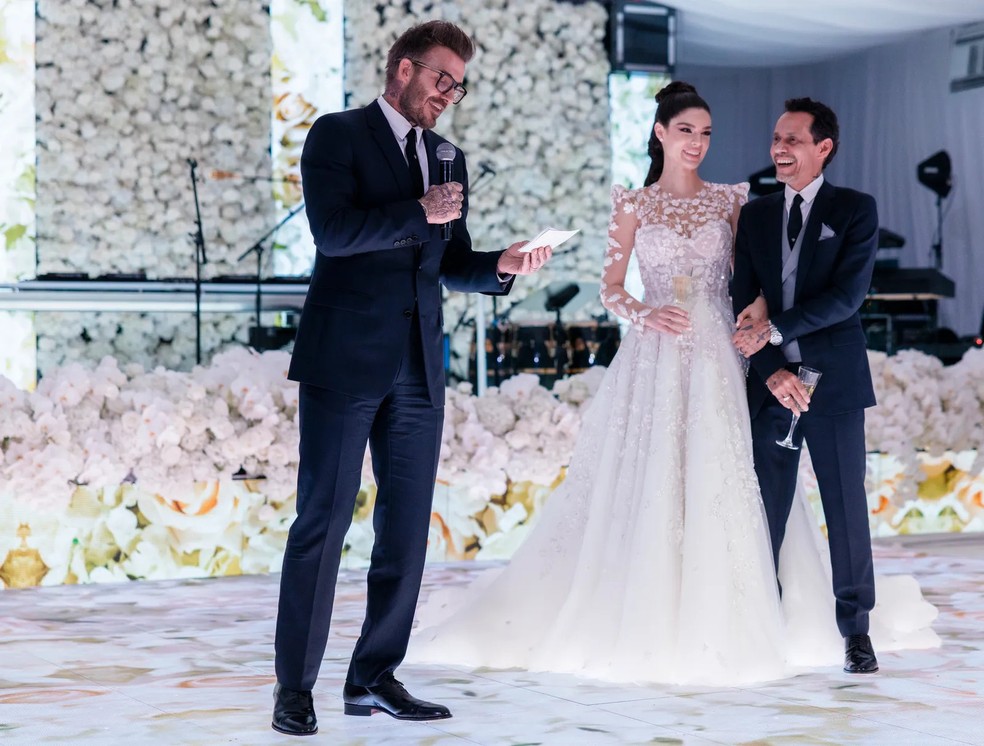 Por dentro do casamento repleto de estrelas de Nadia Ferreira e Marc Anthony em Miami