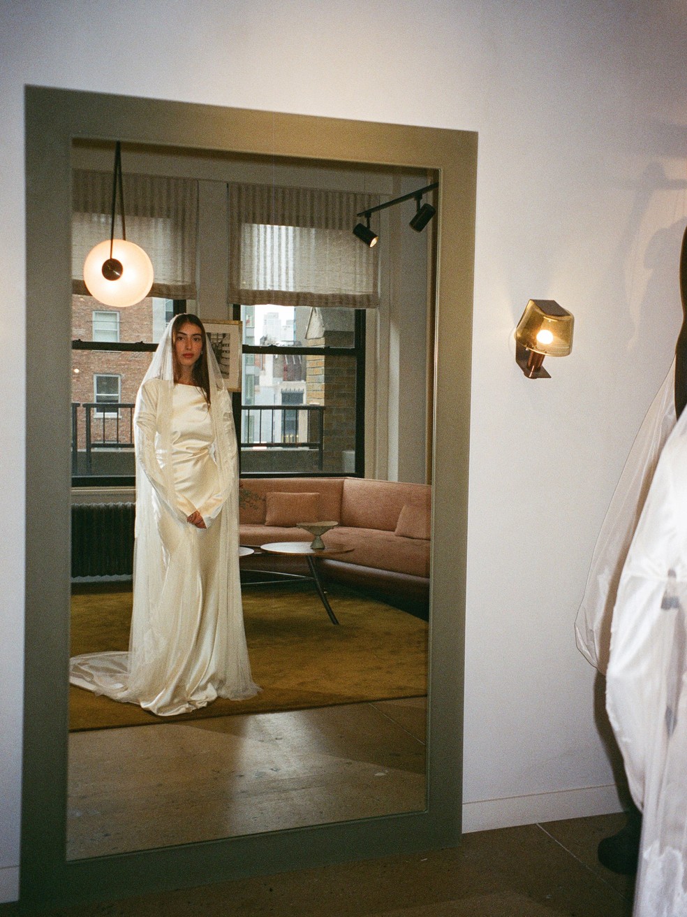 Maju Trindade: a história por trás do vestido de noiva Danielle Frankel ...