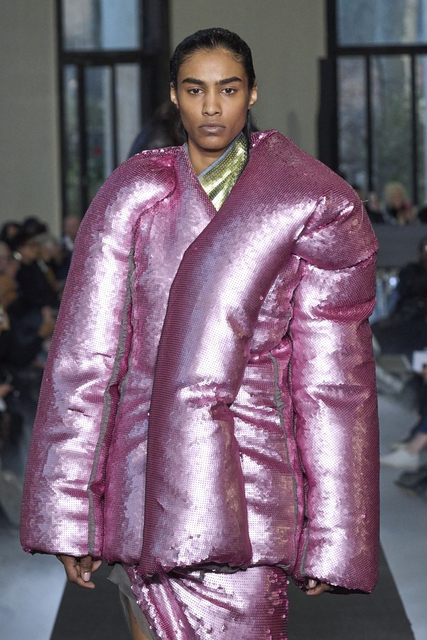 O que é recession core? Entenda como moda, política e economia se ...