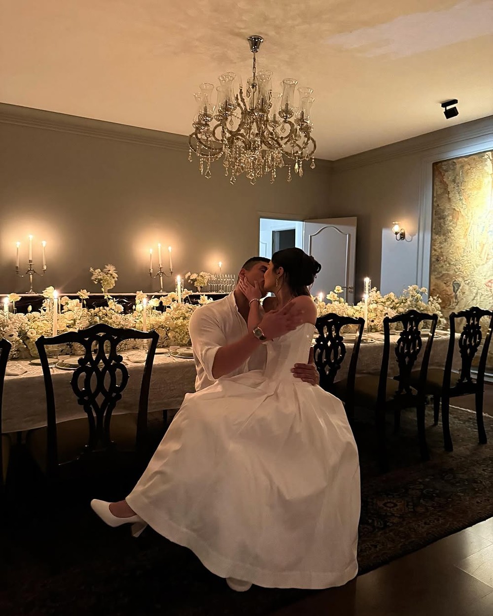 Franciny Ehlke celebra noivado com Tony Maleh em jantar intimista