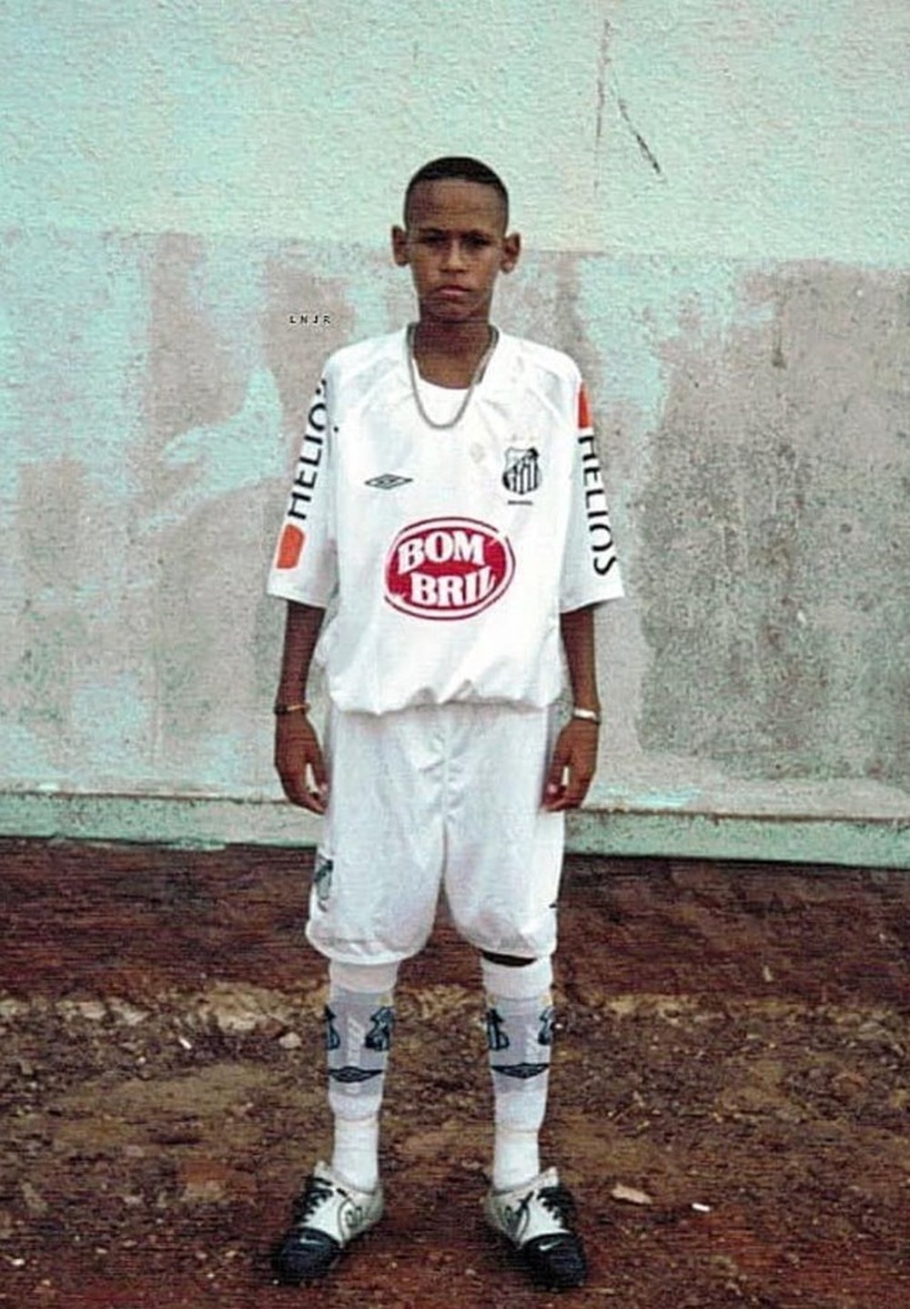 'Essa época eu sonhava muito alto', diz Neymar Jr em foto de infância