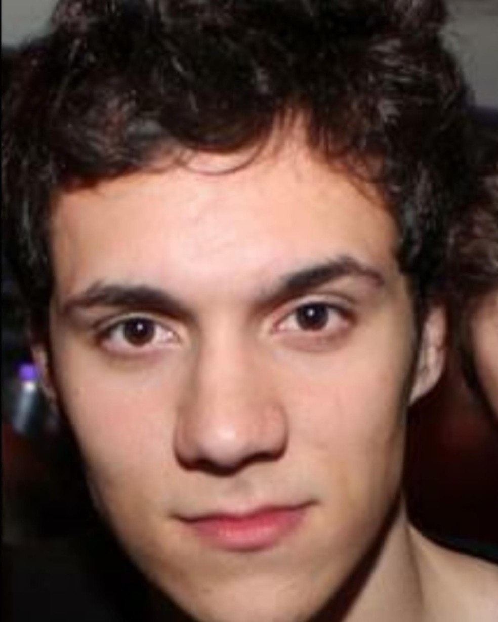 Eliezer exibe versões de si mesmo: 'Se a Lua parecer comigo'