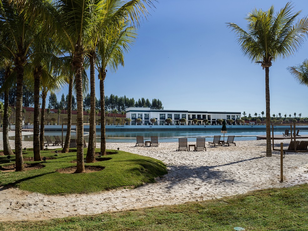 Conheça o club de surf mais luxuoso do país