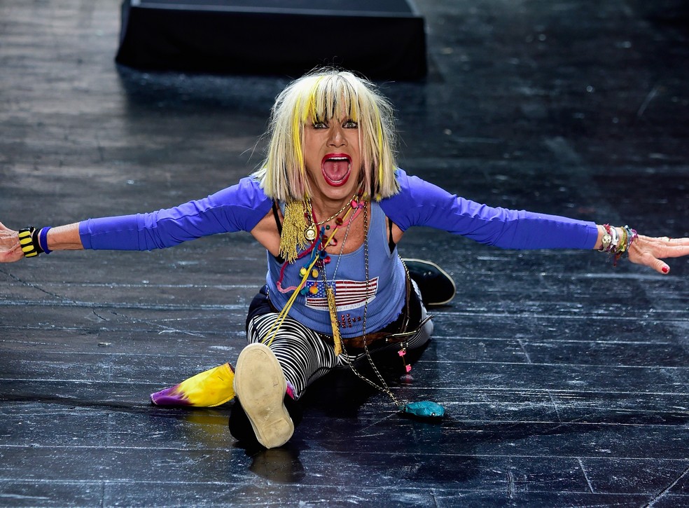 Betsey Johnson abre espacate no red carpet do CFDA Awards