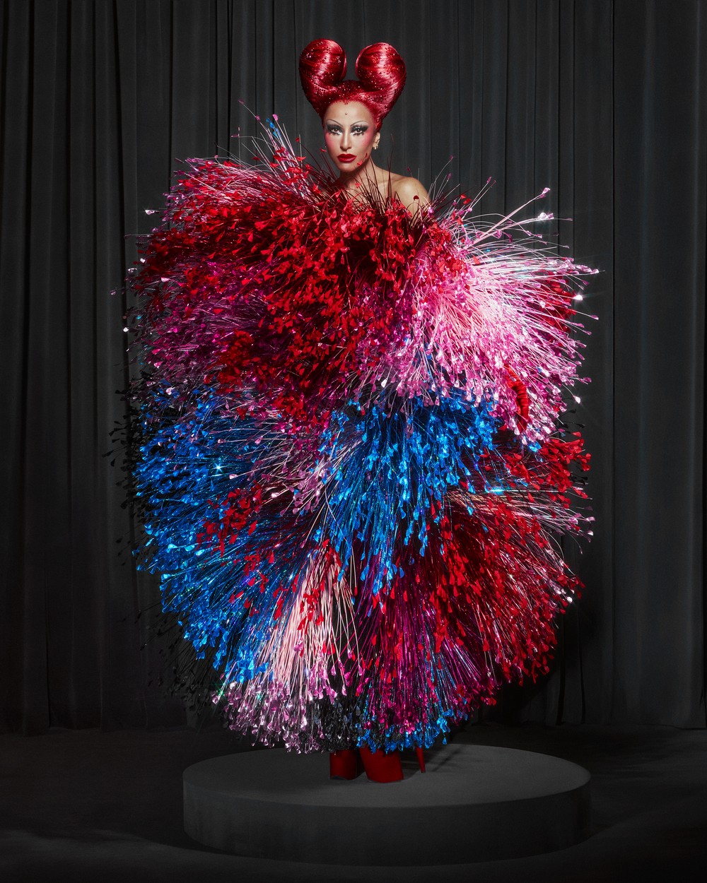 Sabrina Sato troca de look e surge à la Eva no Baile da Vogue