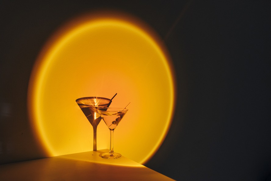 Dia do Coquetel: 4 receitas de drinks para reproduzir em casa