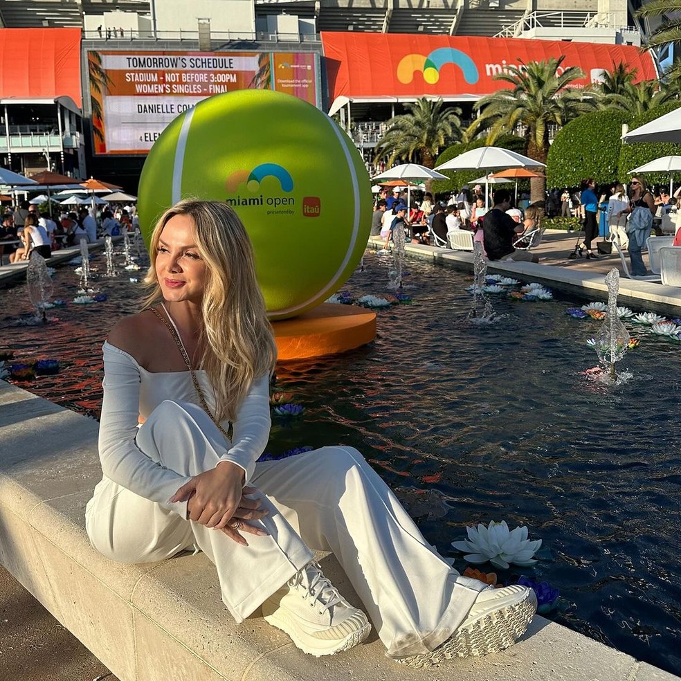 Eliana mostra dump de fotos com a família em evento esportivo, em Miami