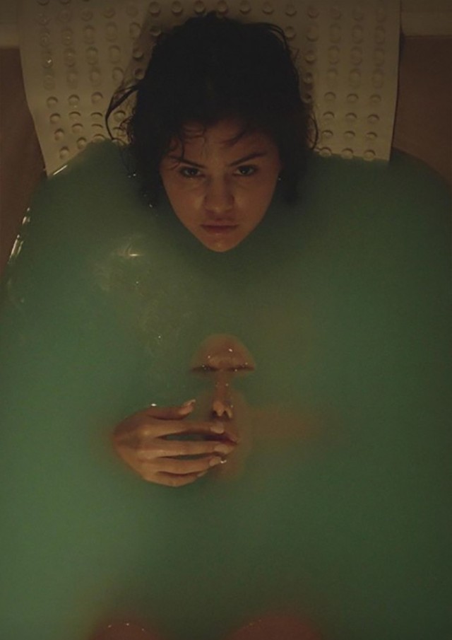 Selena Gomez estrela curta de horror de Petra Collins