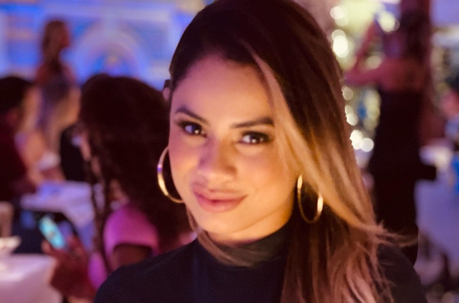 Lexa exibe registros de jantar luxuoso nos EUA | Celebridades | Vogue