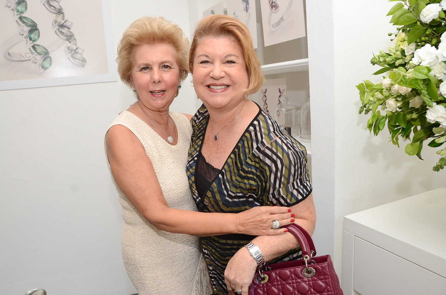 Lolitta e Andrea Conti apresentam coleção de joias em parceria inédita