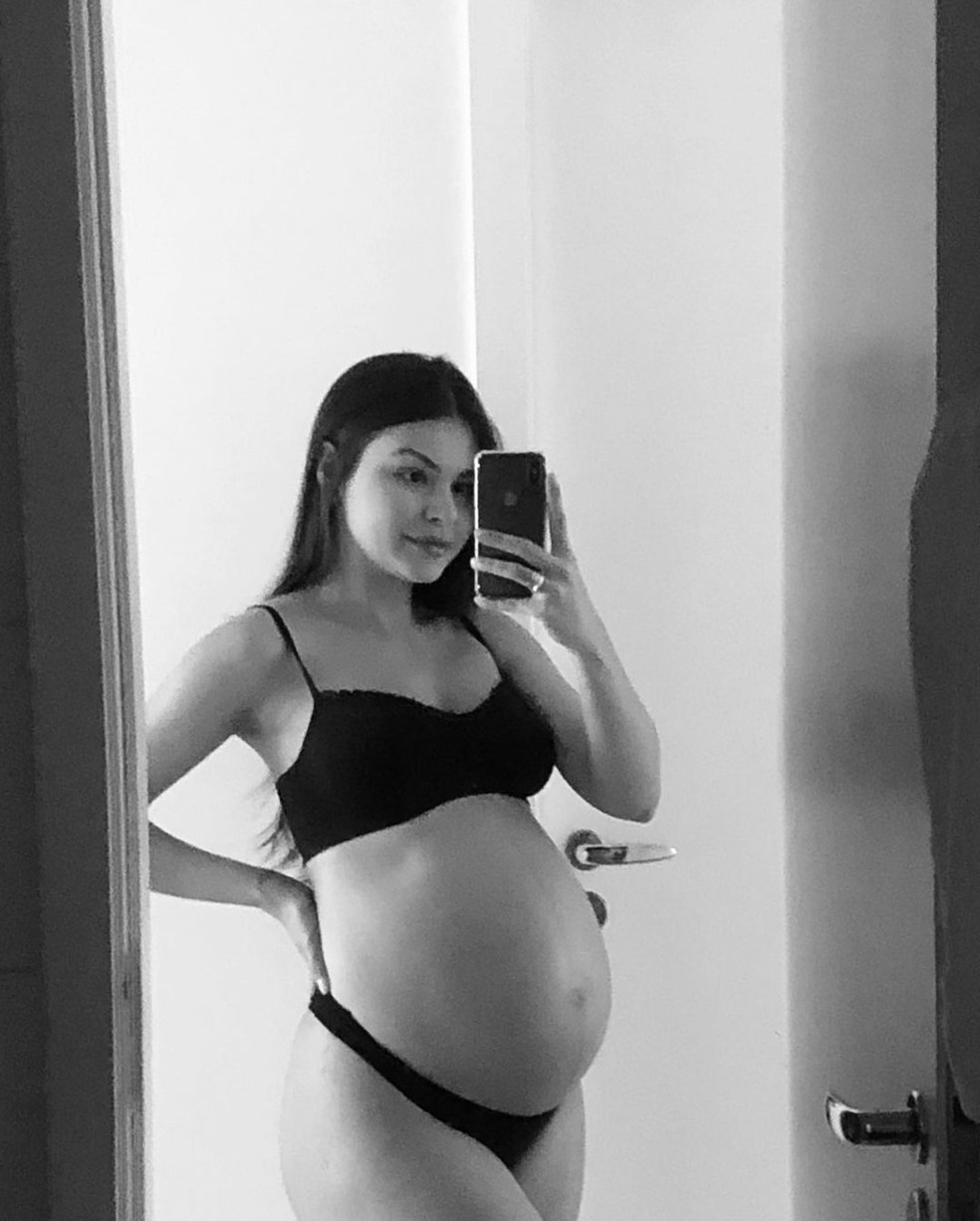 Sthéfany Vidal exibe cliques inéditos dos últimos momentos de Aurora em sua barriga