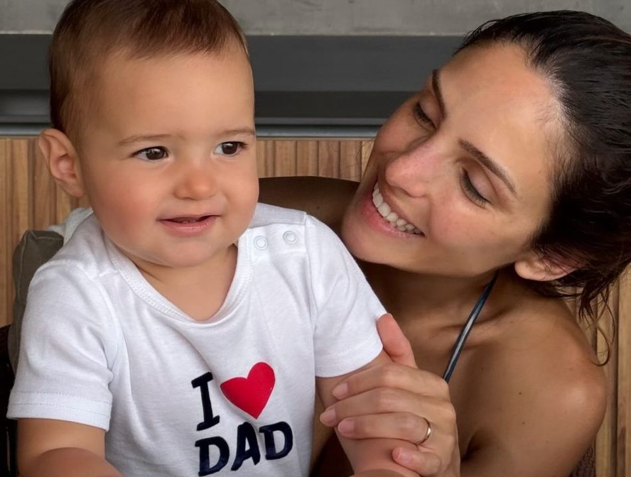 Eduardo Scarpa se derrete por Carol Celico e pelo filho, Rafael