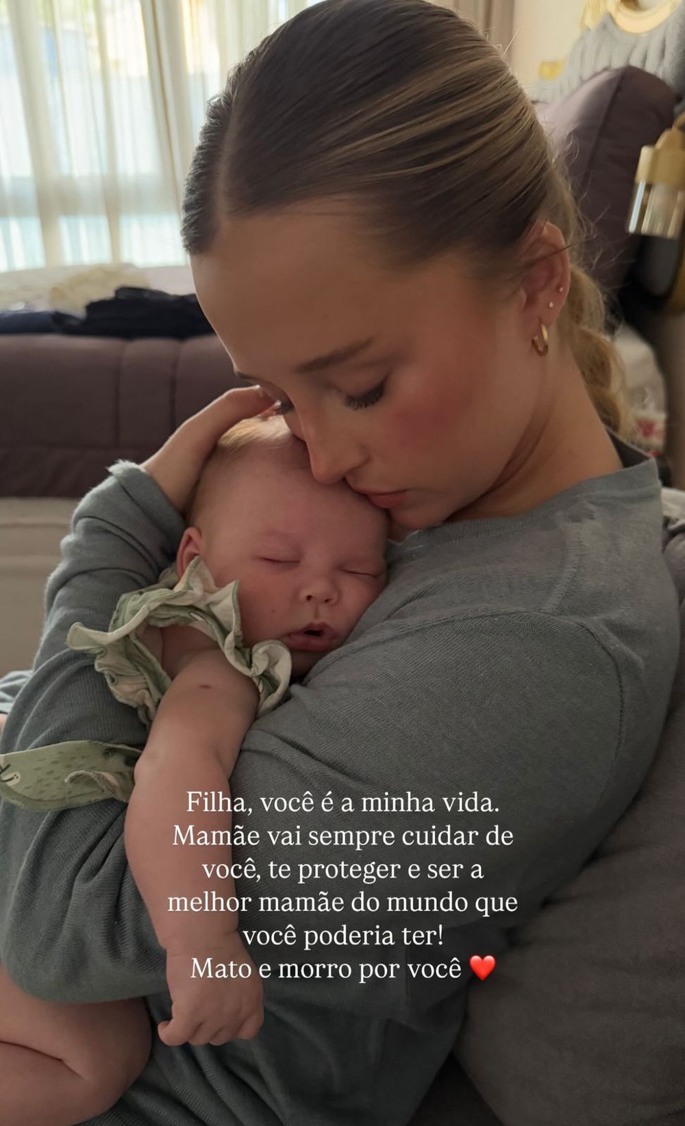 Duda Reis faz homenagem emocionante para a filha, Aurora