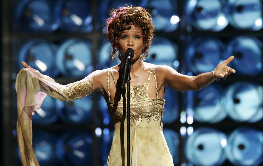 11 faixas inesquecíveis que definiram a carreira de Whitney Houston