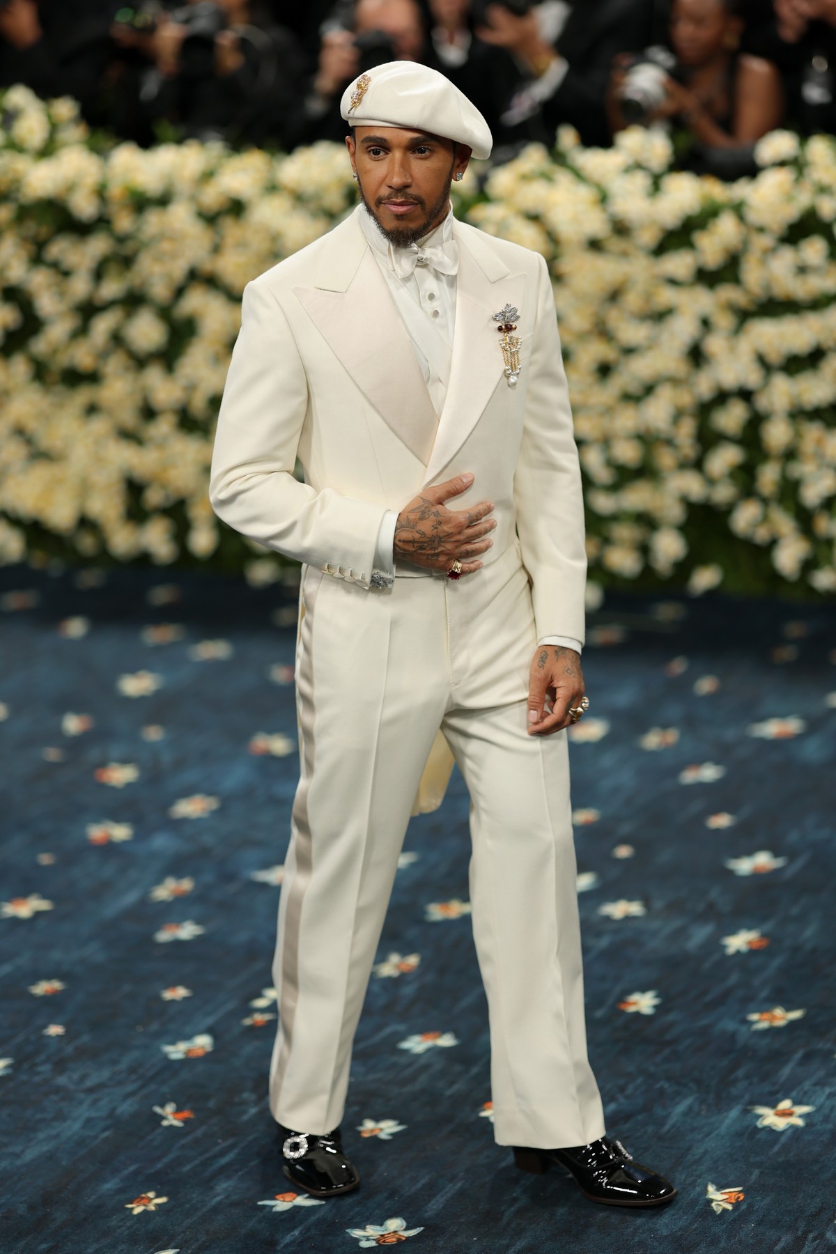 Os simbolismos do traje de Lewis Hamilton para o Met Gala 2025