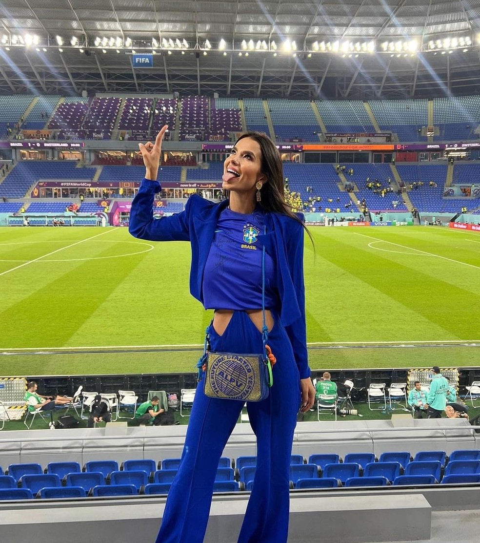 Jéssica Turini elege look elegante para jogo do Brasil