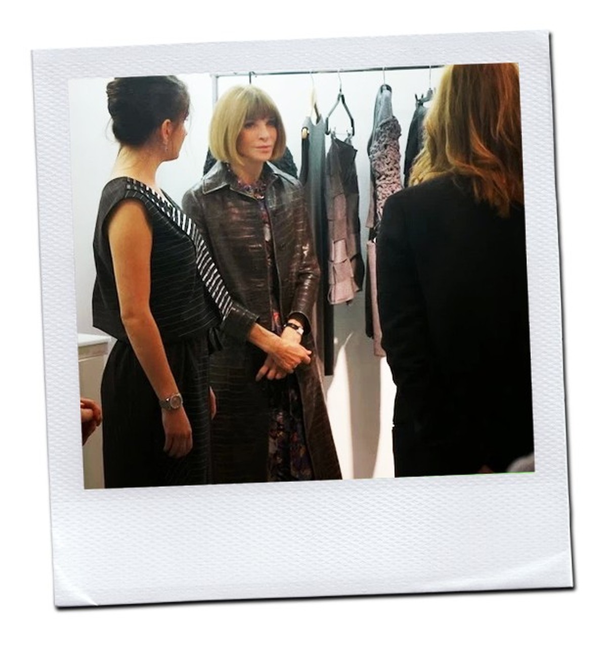 Em Paris, fashionistas se mobilizam para apoiar a moda ucraniana