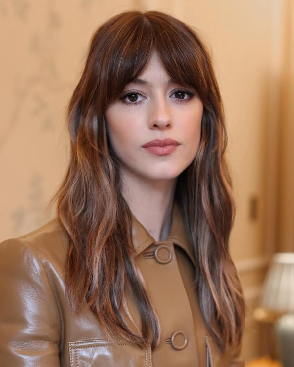 Curtain bangs: 10 ideias para você copiar a franja queridinha das famosas
