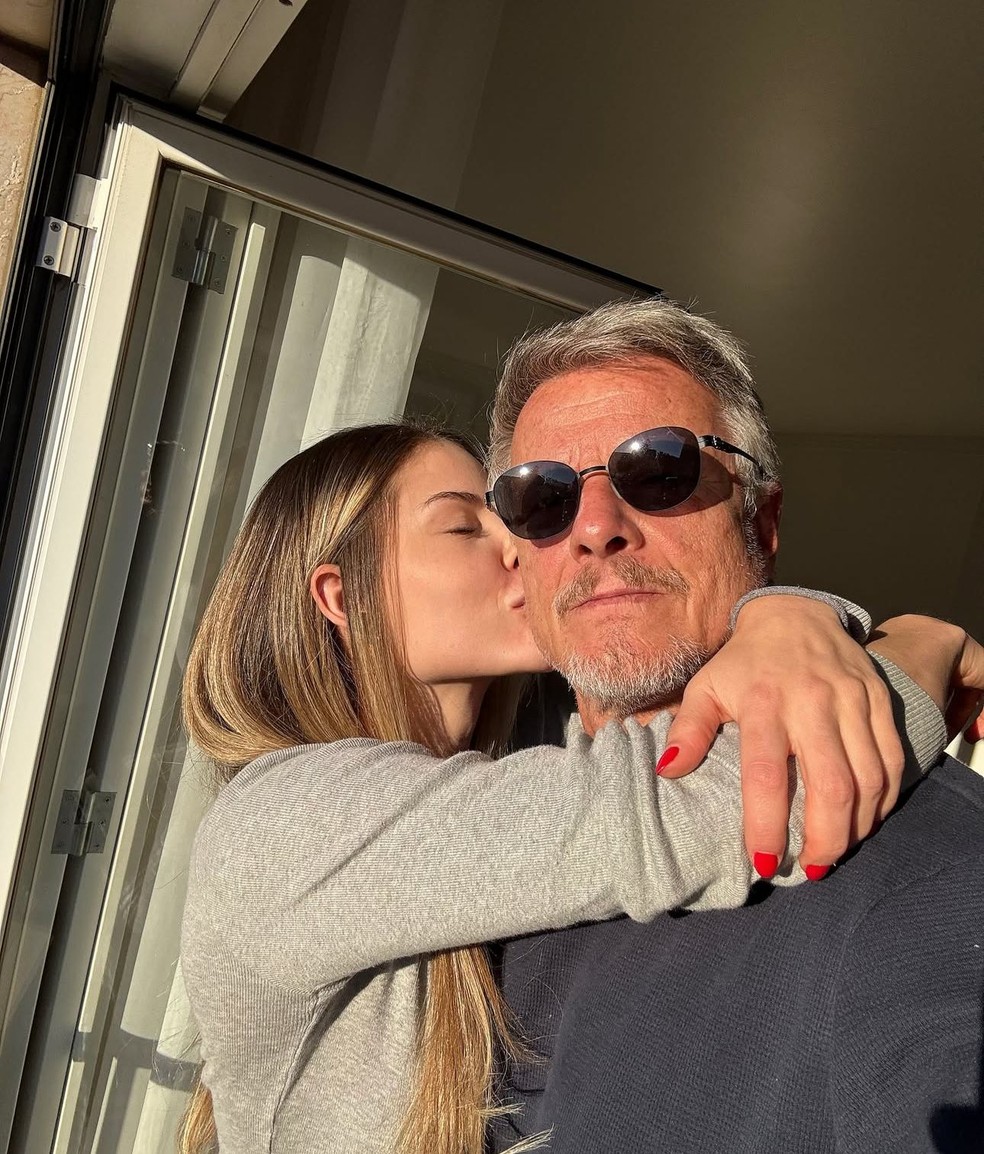 Saory Cardoso posa com Marcello Novaes no Valentine's Day
