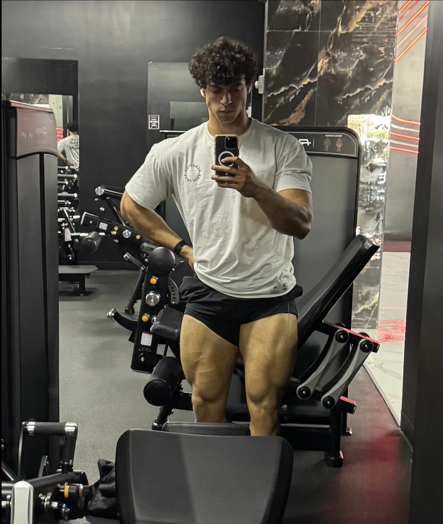 Victor Alexandre posta selfie na academia e fãs se derretem: 'Paixão ...