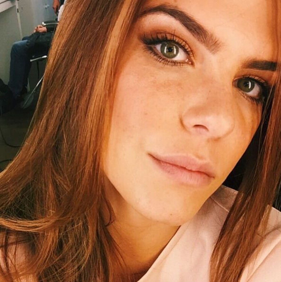 Mari Goldfarb posta selfie toda produzida e ganha elogios