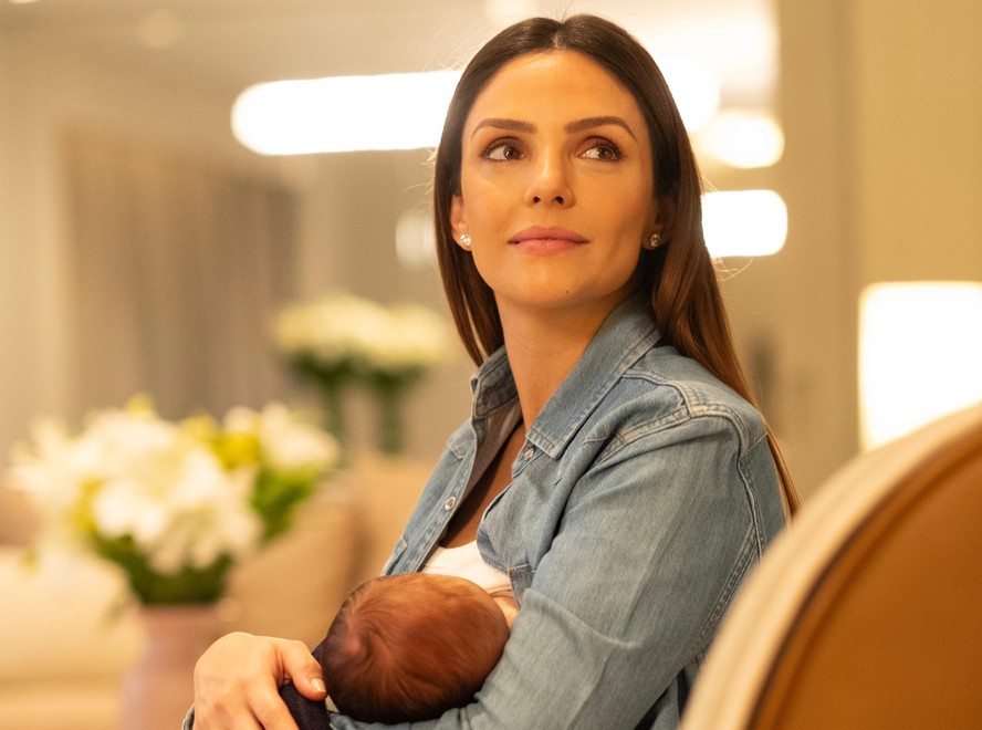 Mãe pela terceira vez, Carol Celico fala da nova fase