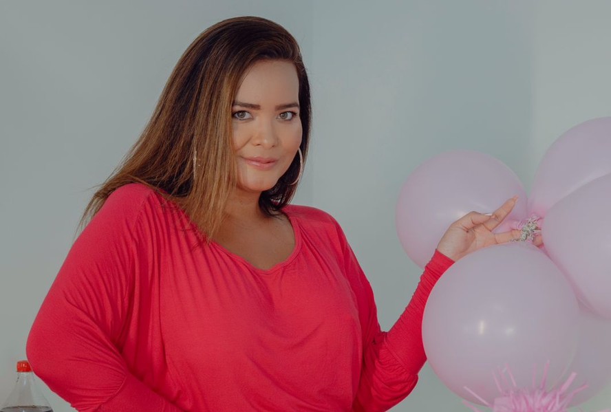 Geisy Arruda celebra 15 anos do vestido rosa