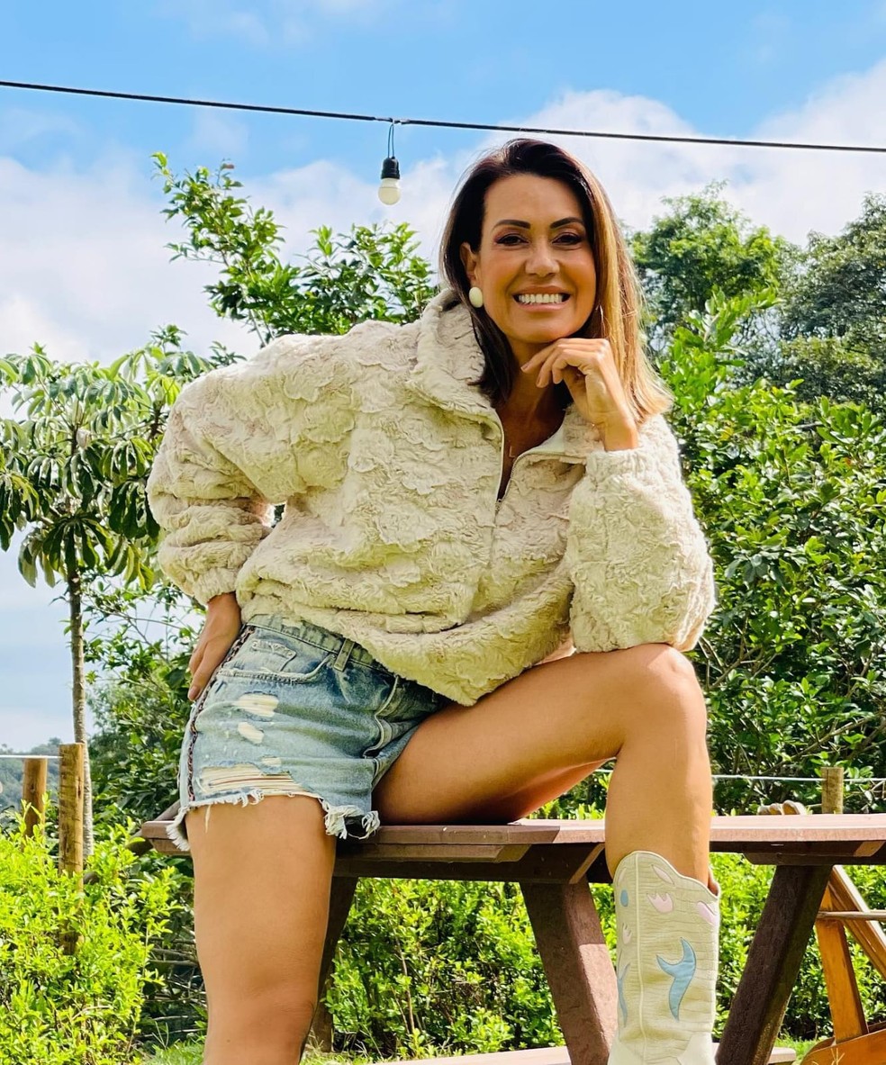 Solange Frazão elege look fashionista para aconselhar fãs
