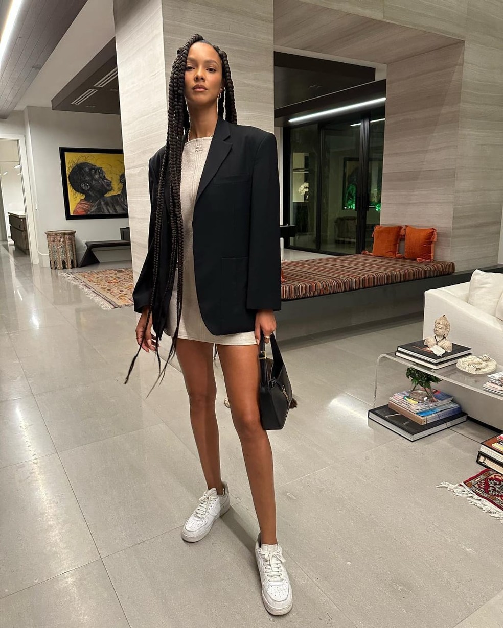 Lais Ribeiro elege look esporte fino para noitada em Miami