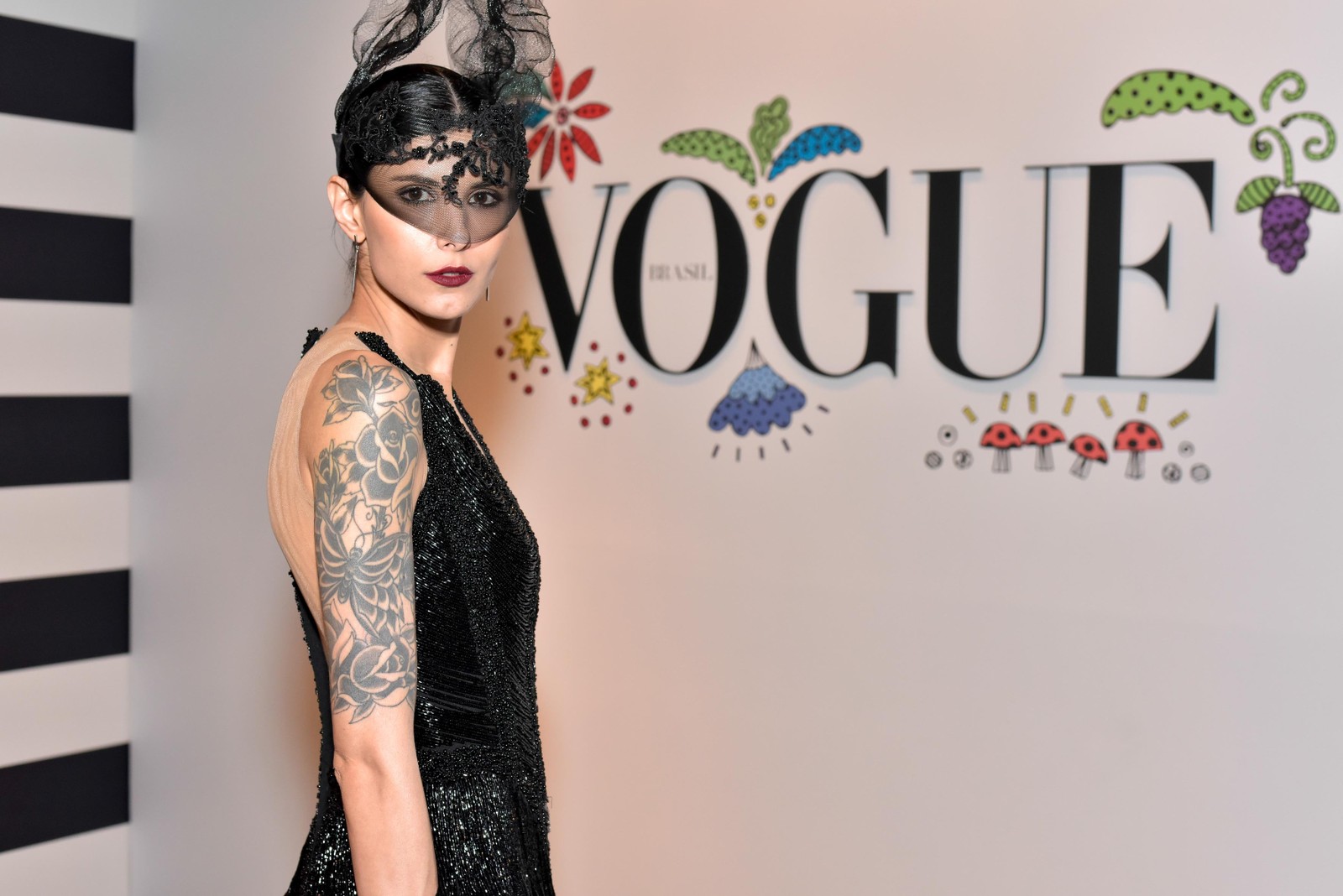 Por dento do lounge da vogue no SPFW