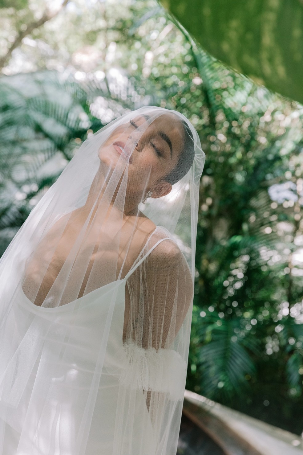 Por dentro do casamento de Vanessa Hudgens e Cole Tucker no coração da ...