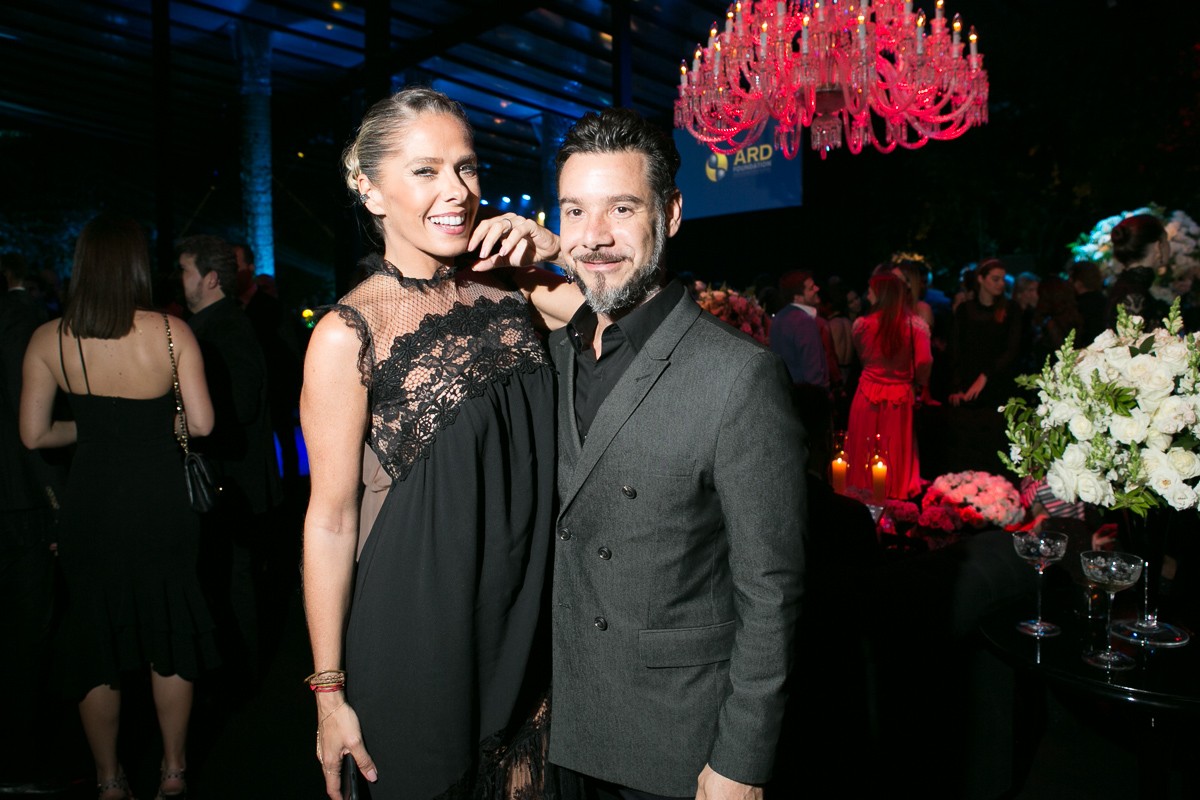 Ana Paola Diniz recebe para lançamento da Fundação Alcides e Rosaura Diniz