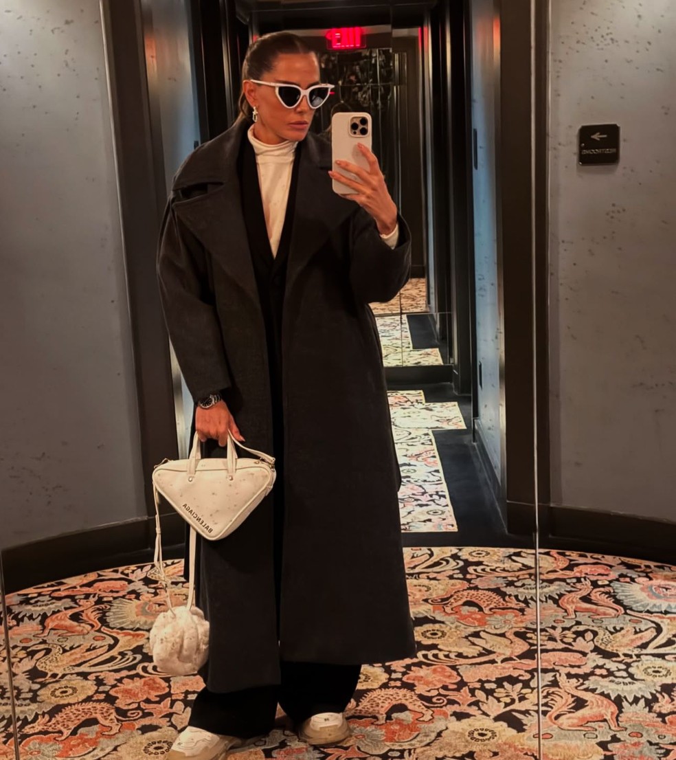 Deborah Secco abre álbum de viagem a Nova York