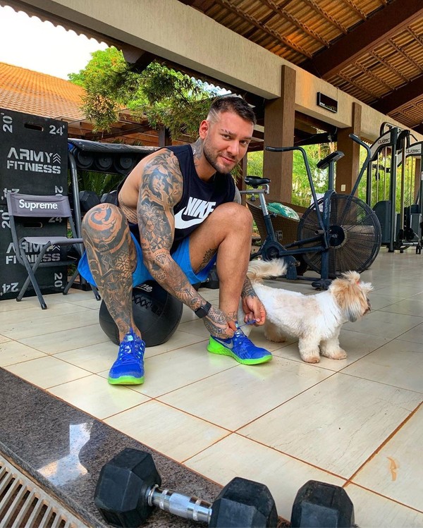 Após cirurgia, Lucas Lucco fala sobre volta aos treinos: 'Uma batalha'