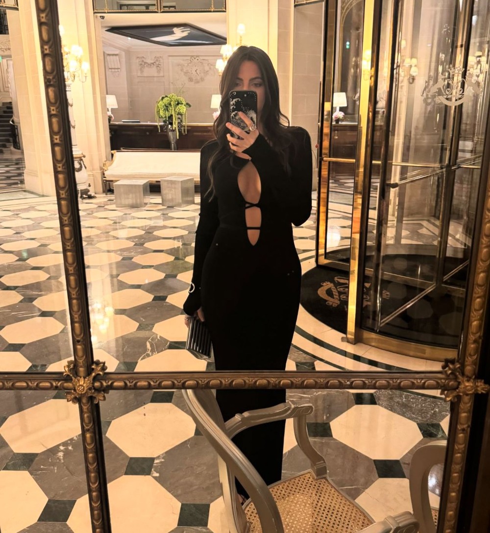 Kelly Piquet abre álbum de estadia em Paris