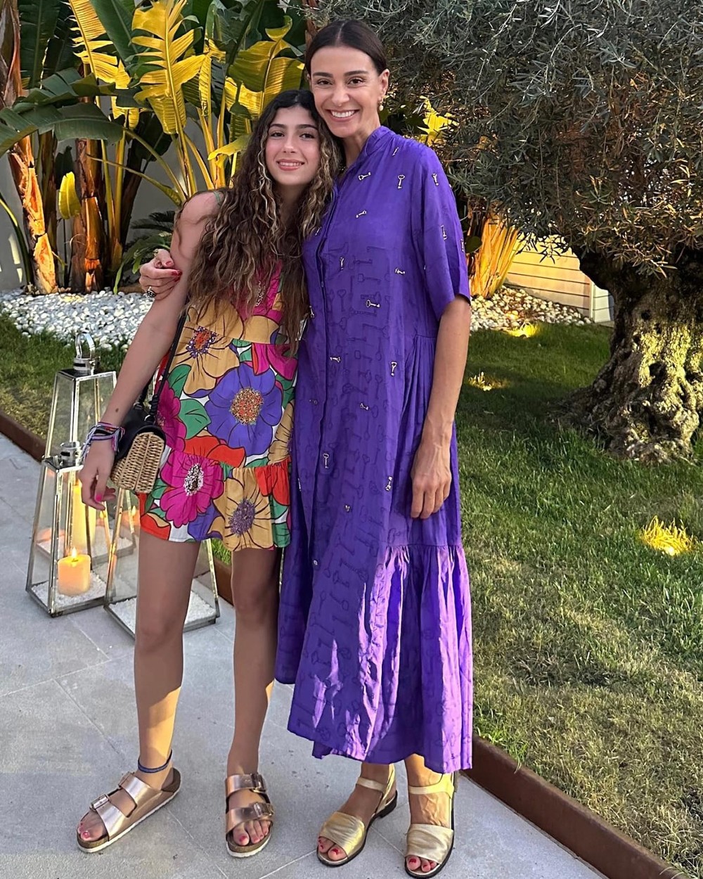 Mônica Martelli curte Ibiza ao lado da filha, Júlia