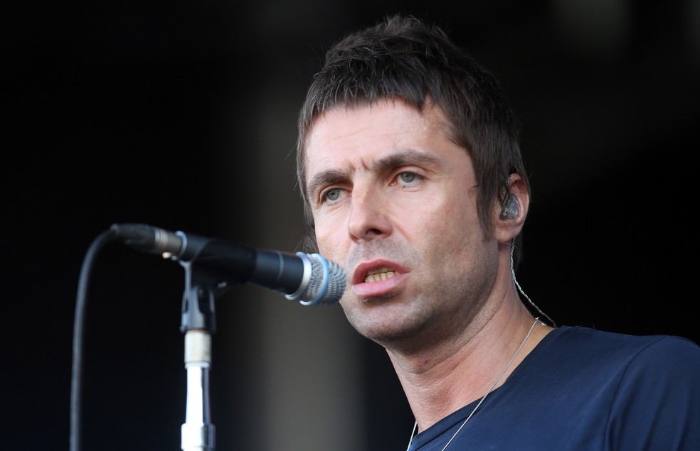 Liam Gallagher faz show surpresa em pub irlandês e apresenta música inédita