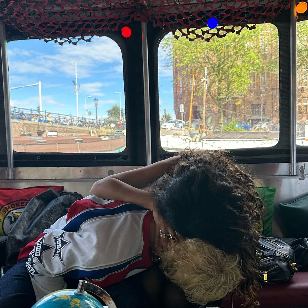 Após assumir romance, Marina Sena posta vídeo de viagem com Juliano Floss