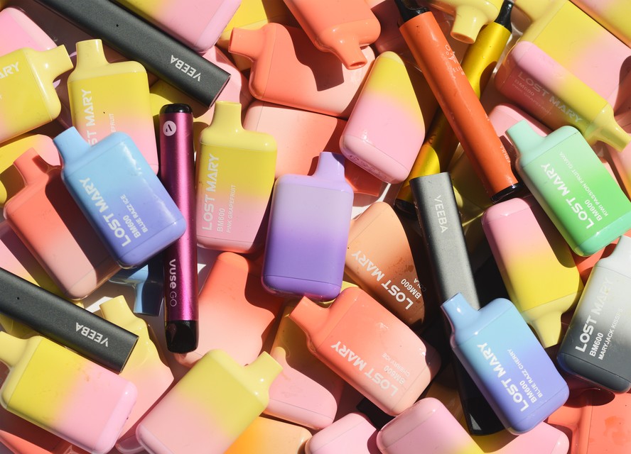 Infertilidade, problemas respiratórios e mais: os malefícios do vape e ...